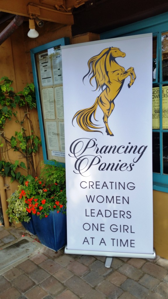 Prancing Ponies Foundation hicieron historia durante Monterey Car Week 2017 al llevar a cabo el ...