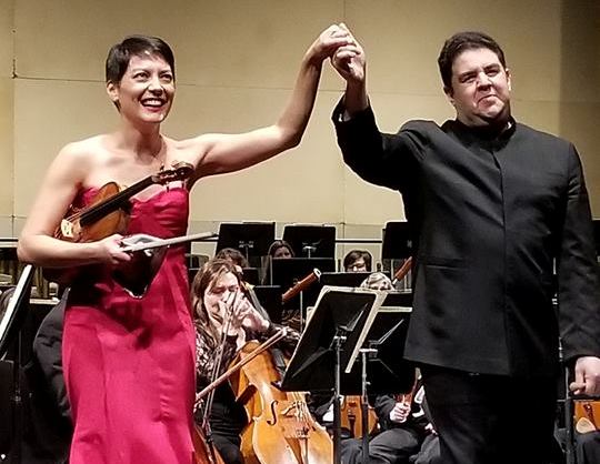 La aclamada violinista Anne Akiko Meyers brilló bajo la conducción de ...